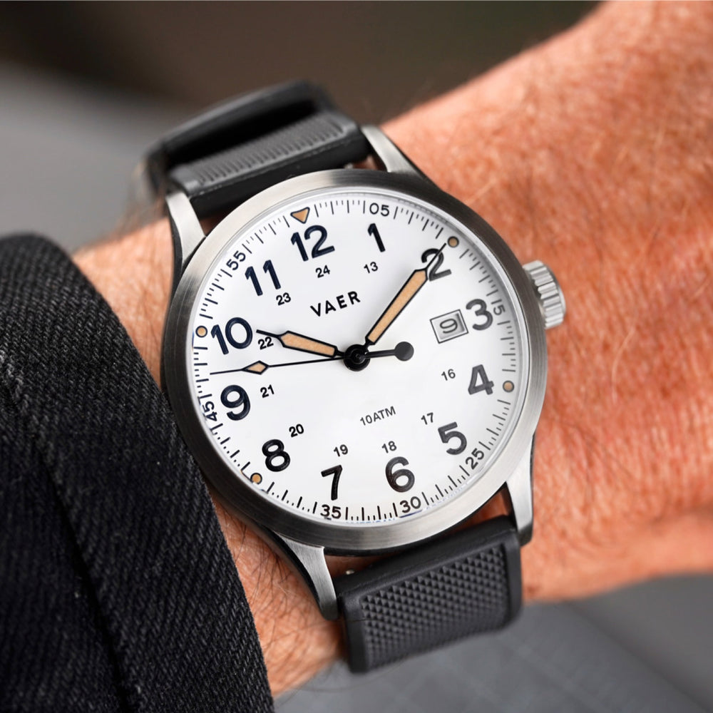 VAER | S5 Field White: 10ATM, Sapphire Glass, 2x Straps