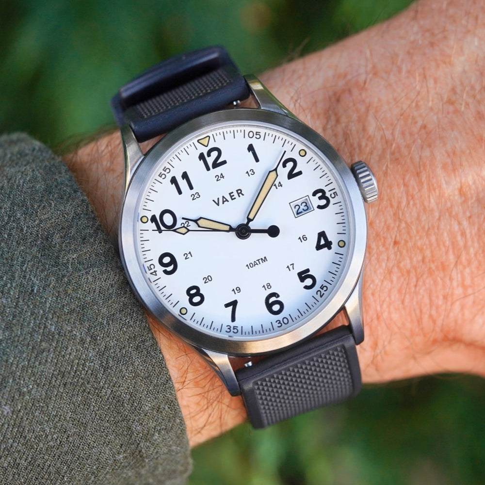 VAER | S5 Field White: 10ATM, Sapphire Glass, 2x Straps