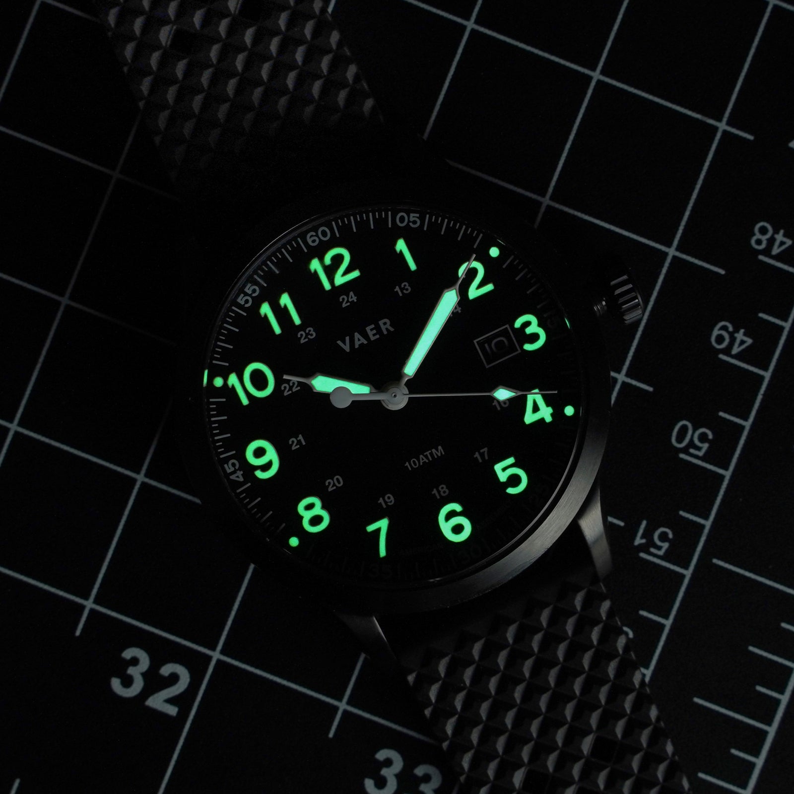 VAER | S5 Tactical Field: 10ATM, Sapphire Glass, 2x Straps